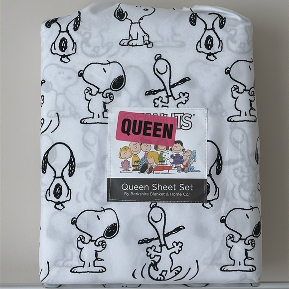 Peanuts | Bedding | New Peanuts Snoopy Sheet Set Queen | Poshmark
